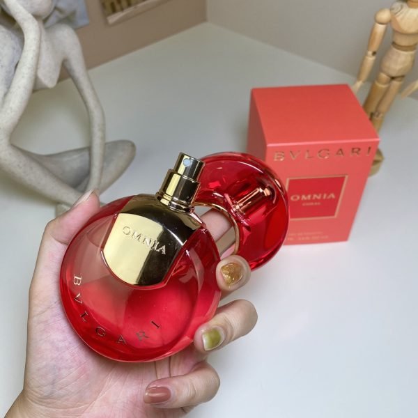 Bulgari’s new Sparkling Red Crystal fragrance for women – Seetime Luxury